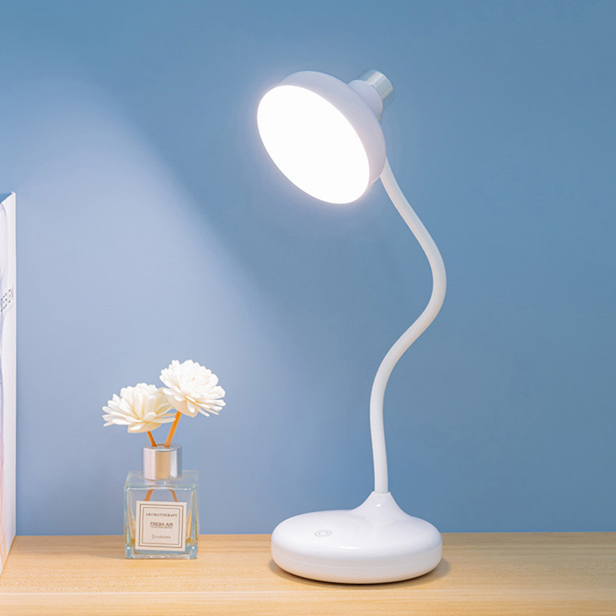 Lampe de bureau LED pour le soin des yeux, rechargeable par USB, lampe ...