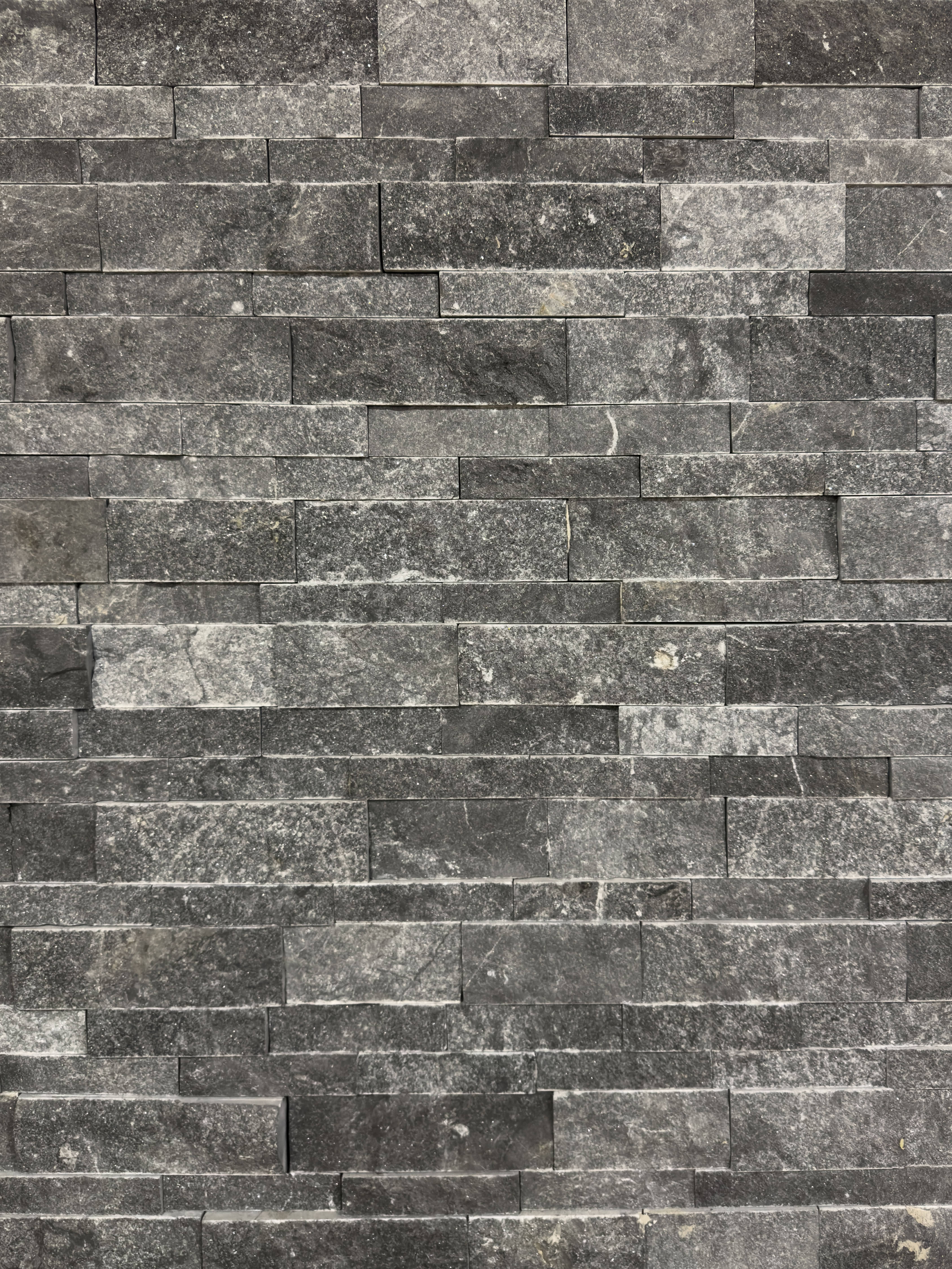 Parement en marbre noir - 18 x 50 x ép. 2,2 cm | Leroy Merlin