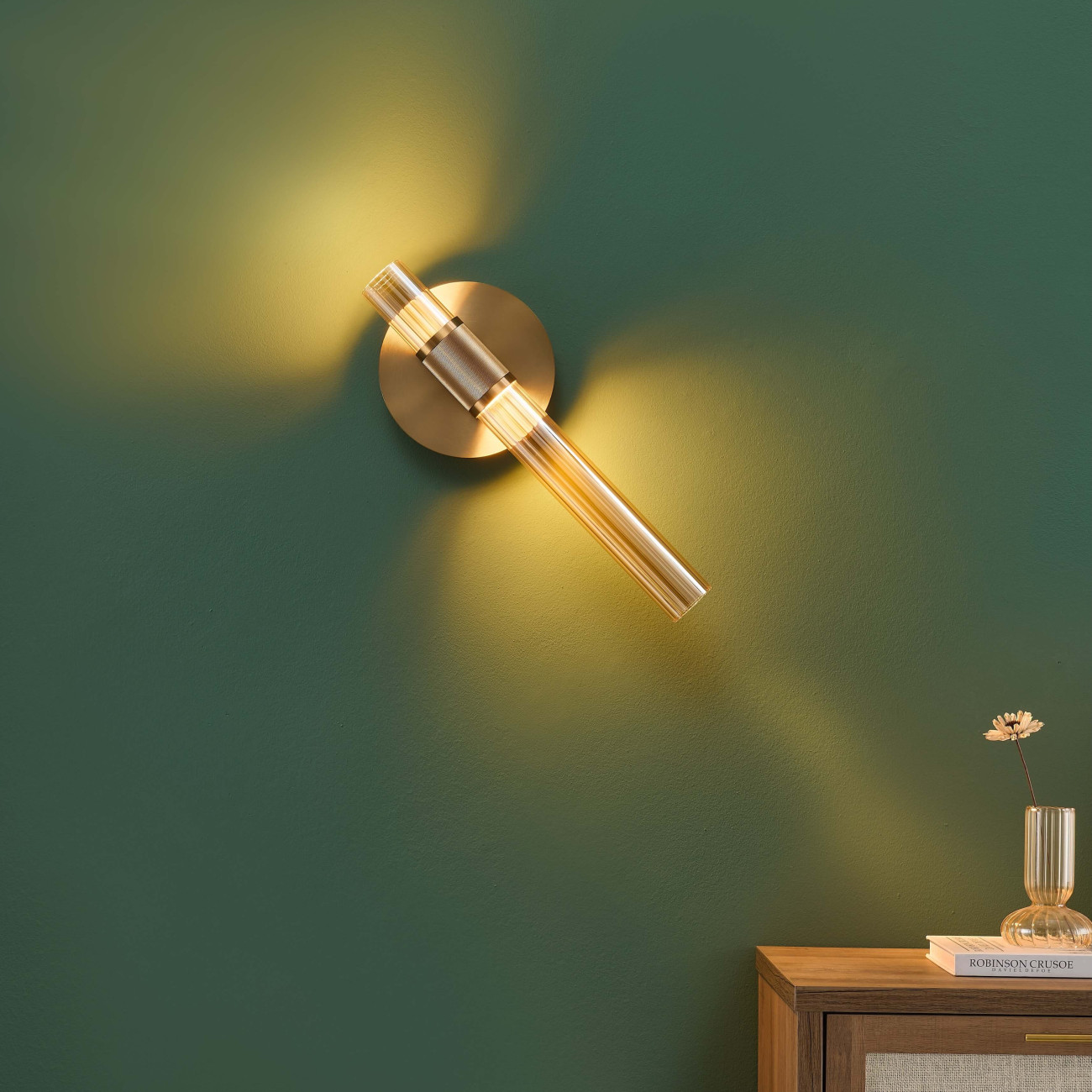 Aplique cilíndrico art déco acabado latón vidrio ámbar - Cyllia | Leroy ...