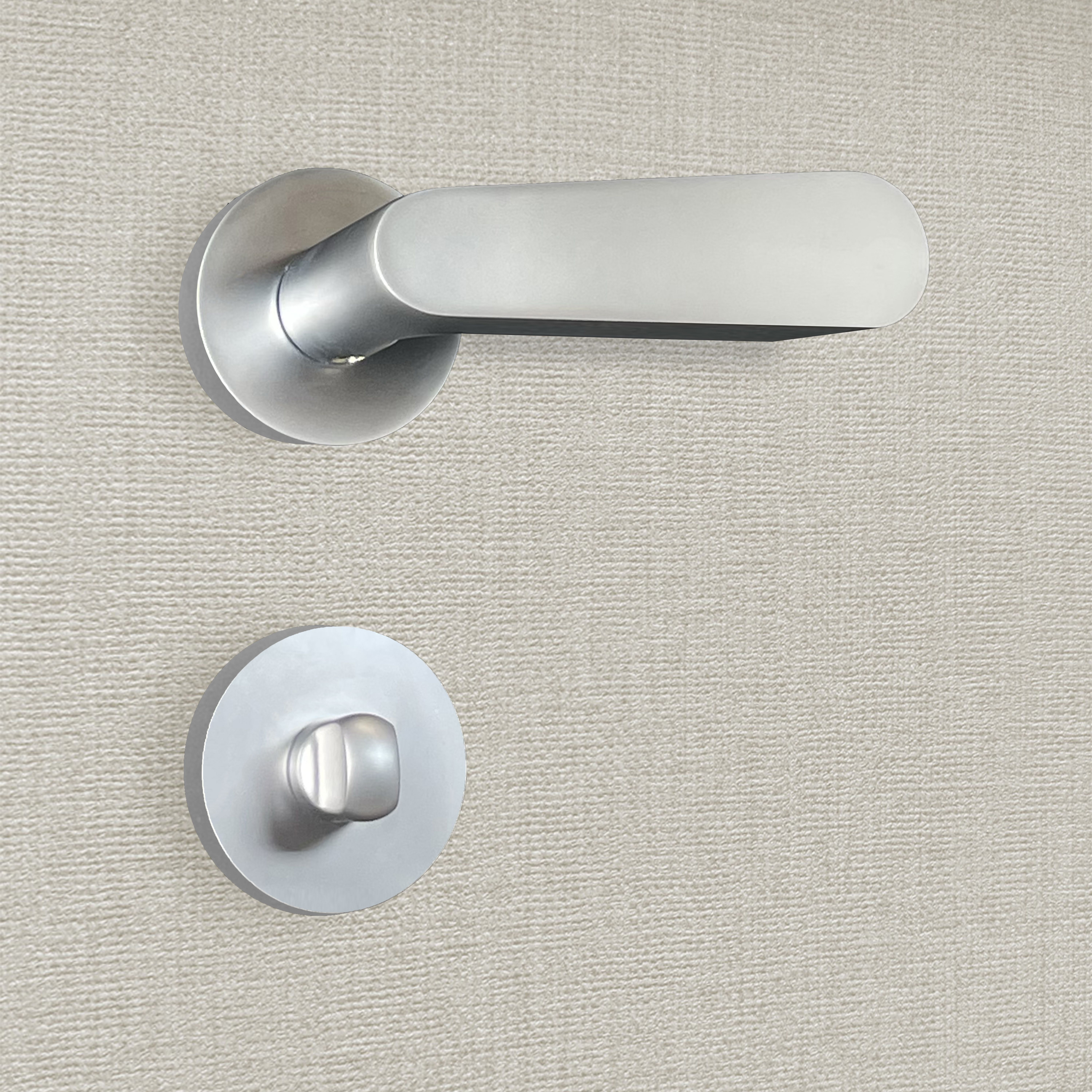 Poignée de porte design à condamnation finition aspect chrome mat ...