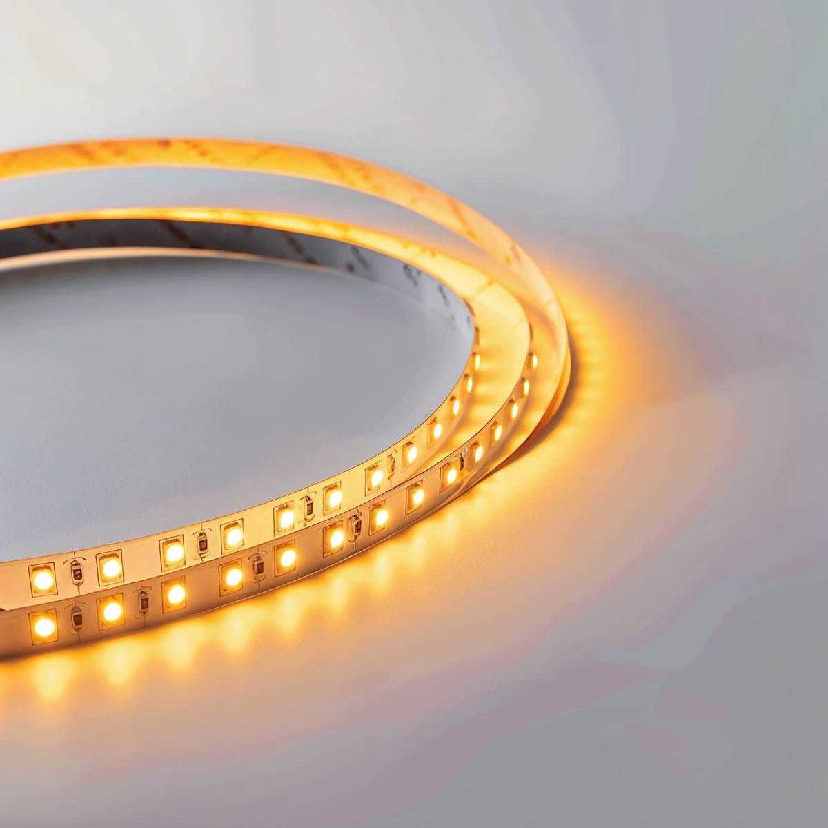 Bande LED intelligente RGBW 5 mètres 18W | Leroy Merlin