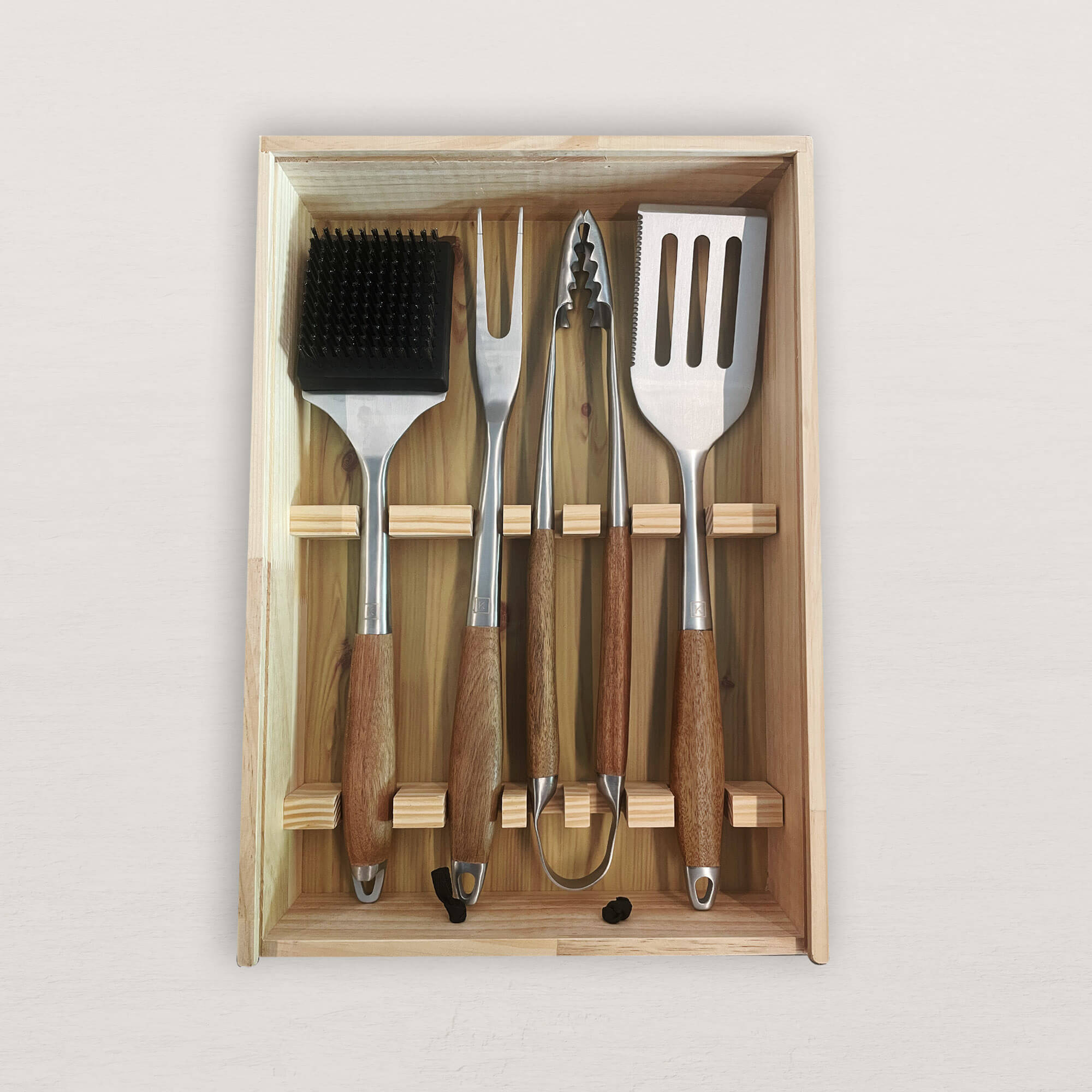 Coffret d'ustensiles inox et bois pour barbecue Inclus : pince ...