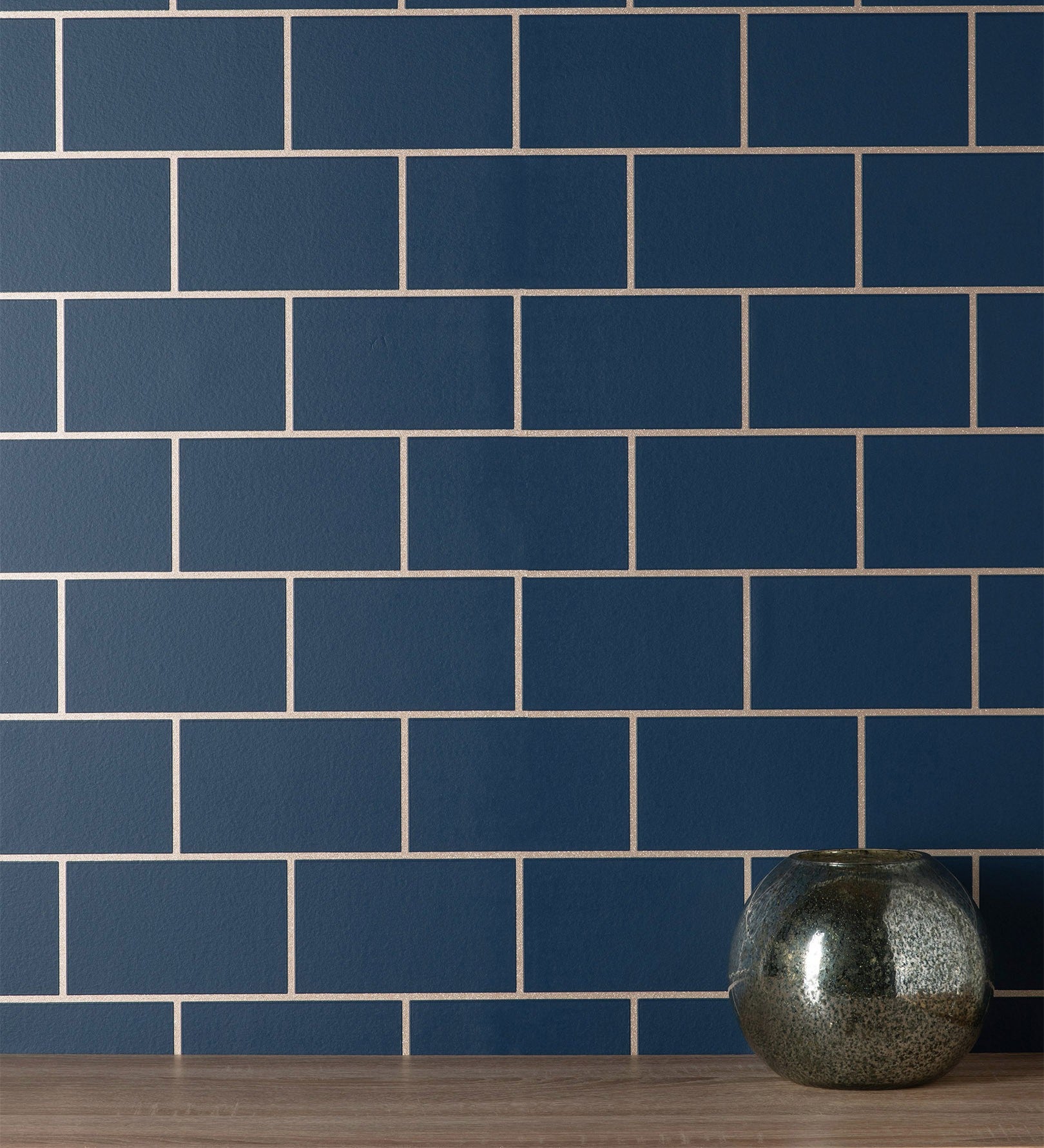 Papel pintado vinílico lavable azulejos azules con líneas metalizadas ...