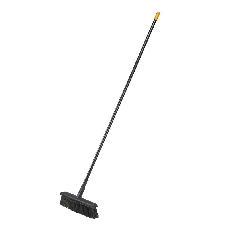 Balai de jardin multiusages Solid FISKARS 1025926 taille L | Leroy Merlin