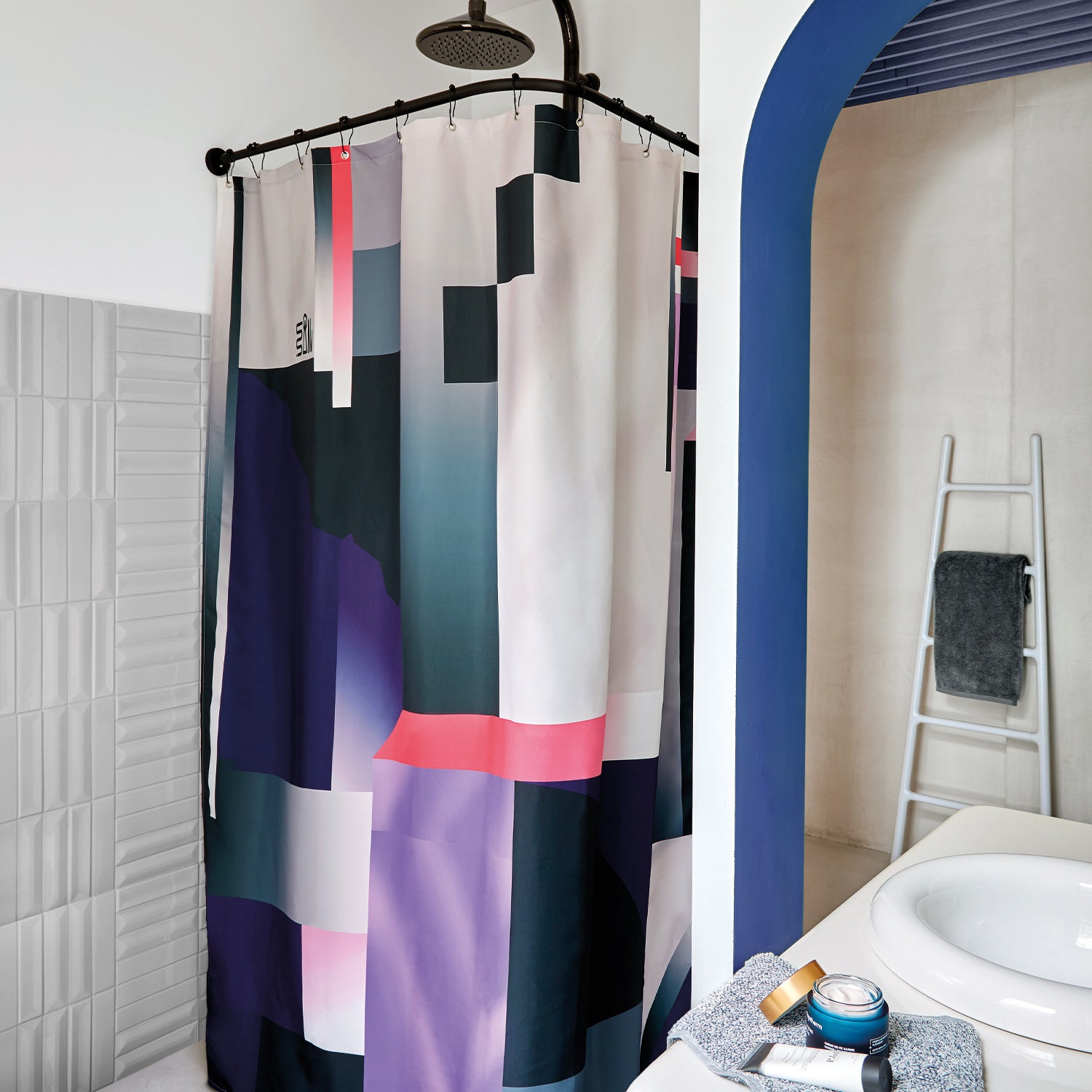 Rideau de douche Electric Storm - Sam Elgreco x TohaaDesign | Leroy Merlin