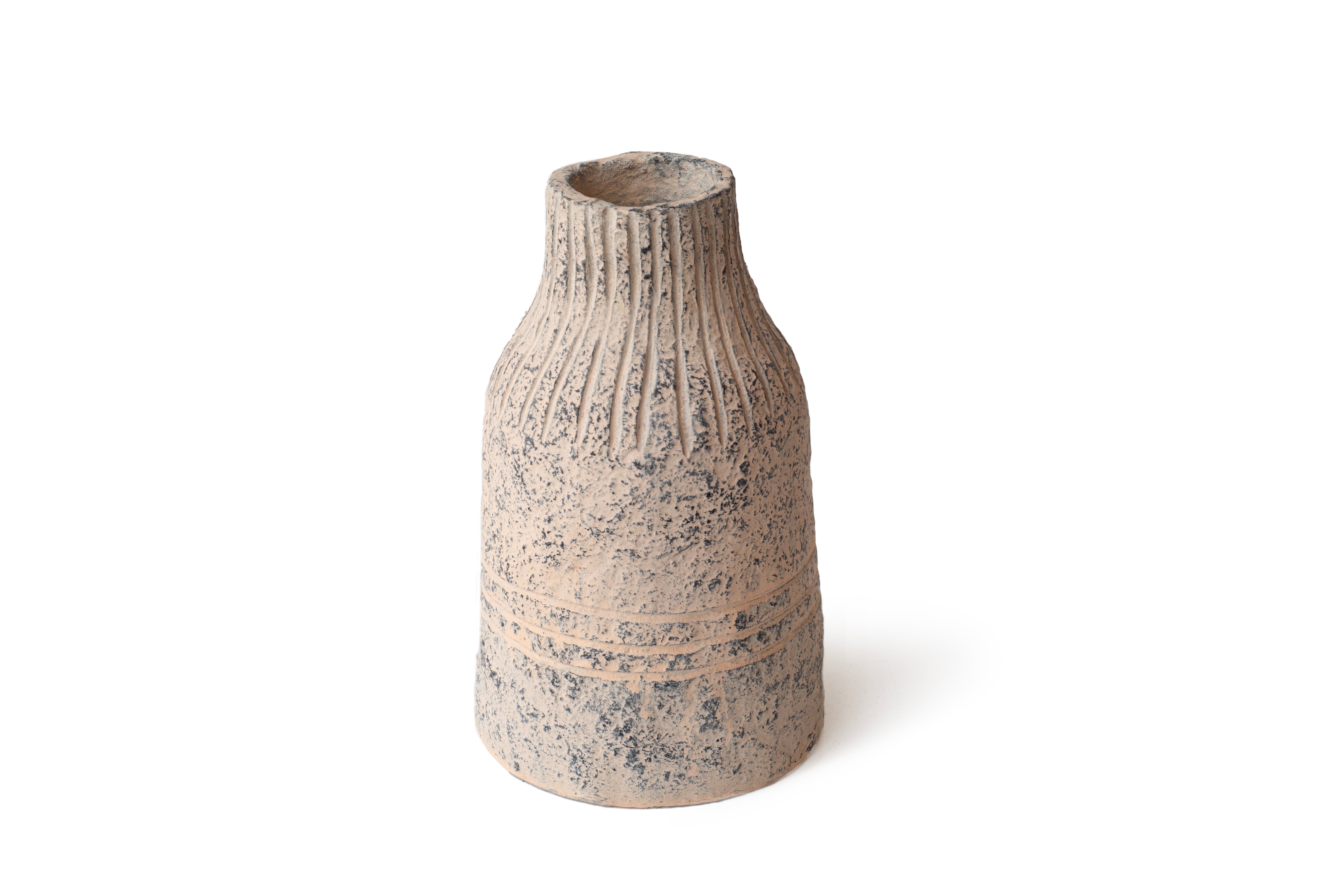 Vase lignes horizontales papier mâché 14x14x26,5 cm | Leroy Merlin