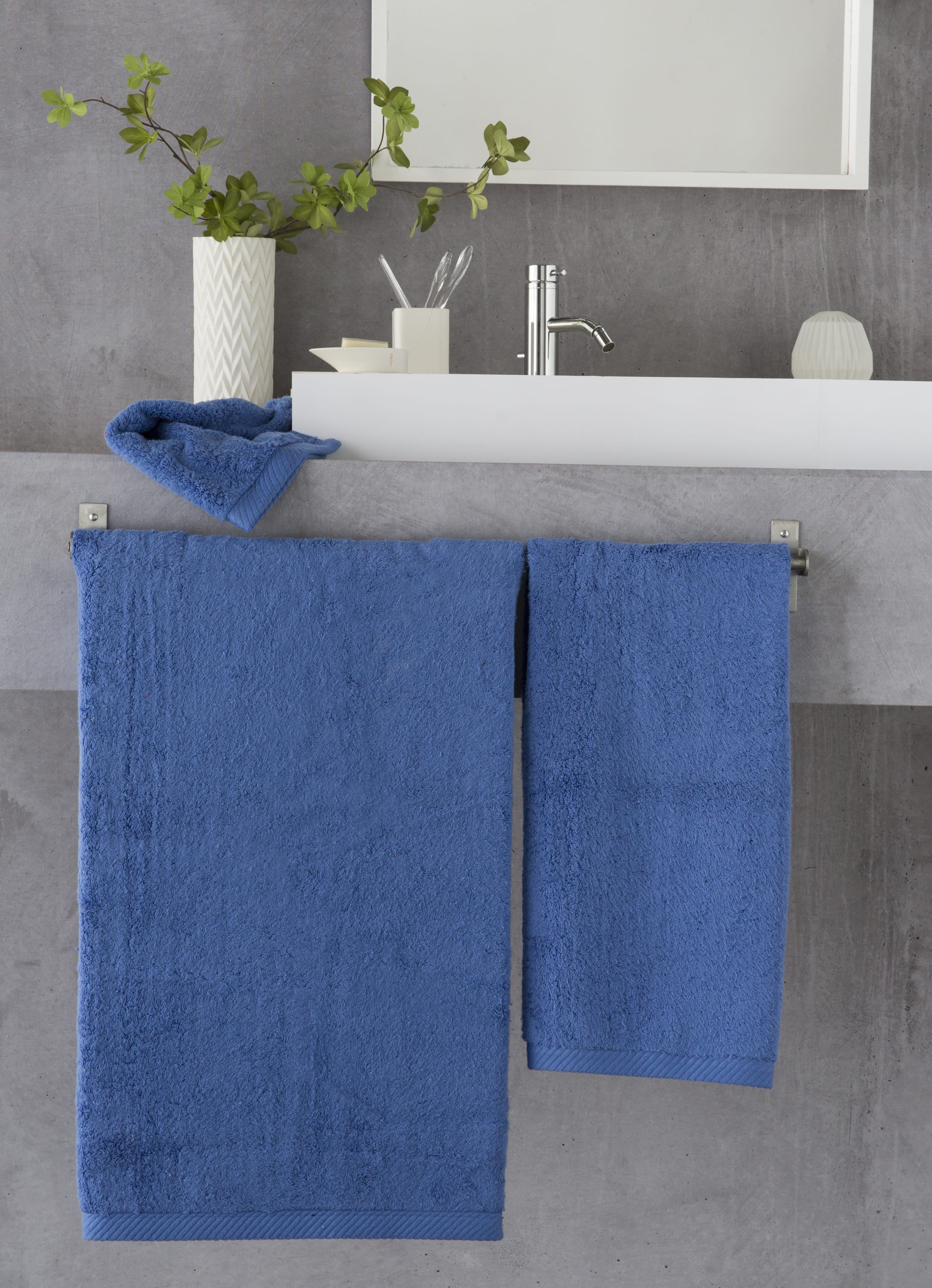 Ensemble de draps de douche 3 Serviettes Bleu en coton de 600 grammes ...