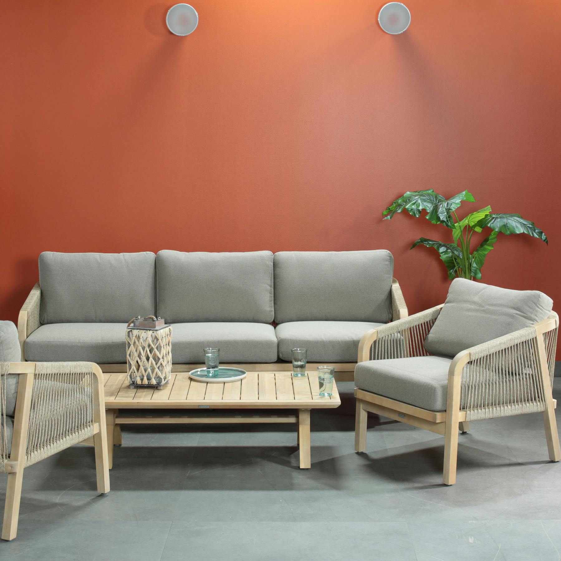 Salon de jardin en bois d'acacia (1 canapé - 2 fauteuils - 1 table basse) IBIZA | Leroy Merlin