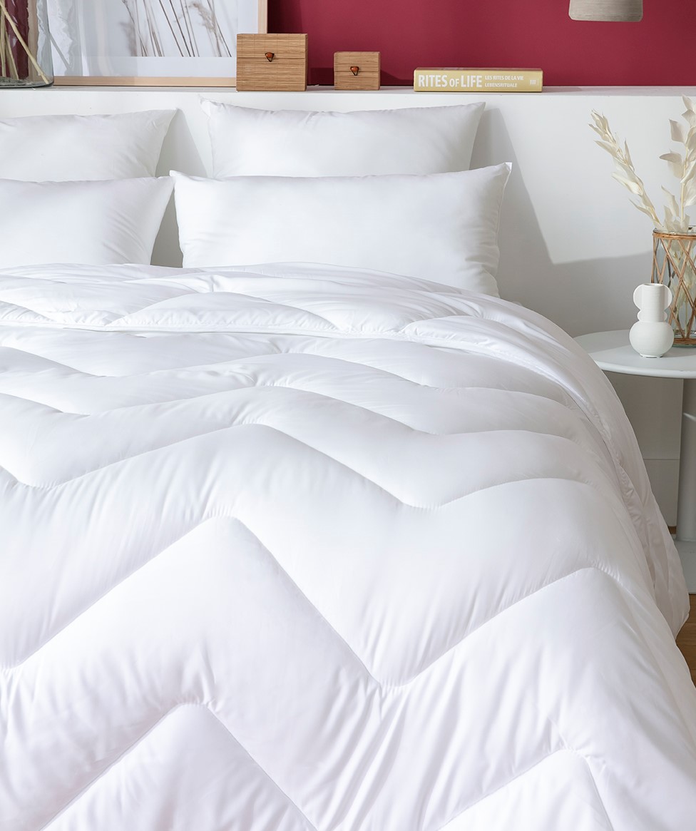 Couette chaude anti-acariens 240 x 260 cm polyester blanc | Leroy Merlin