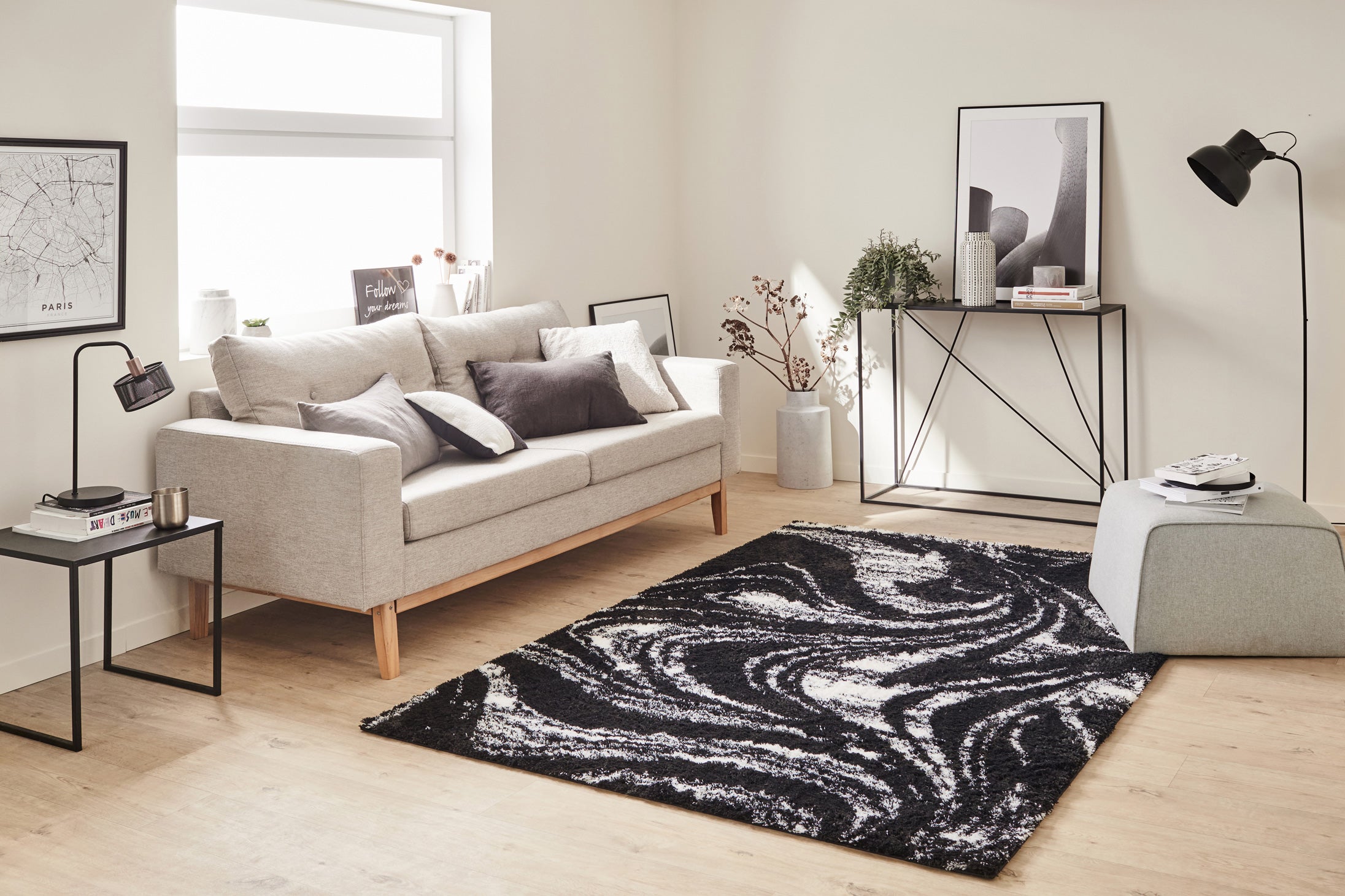 Tapis moderne design noir avec effet abstrait en polyester | Leroy Merlin