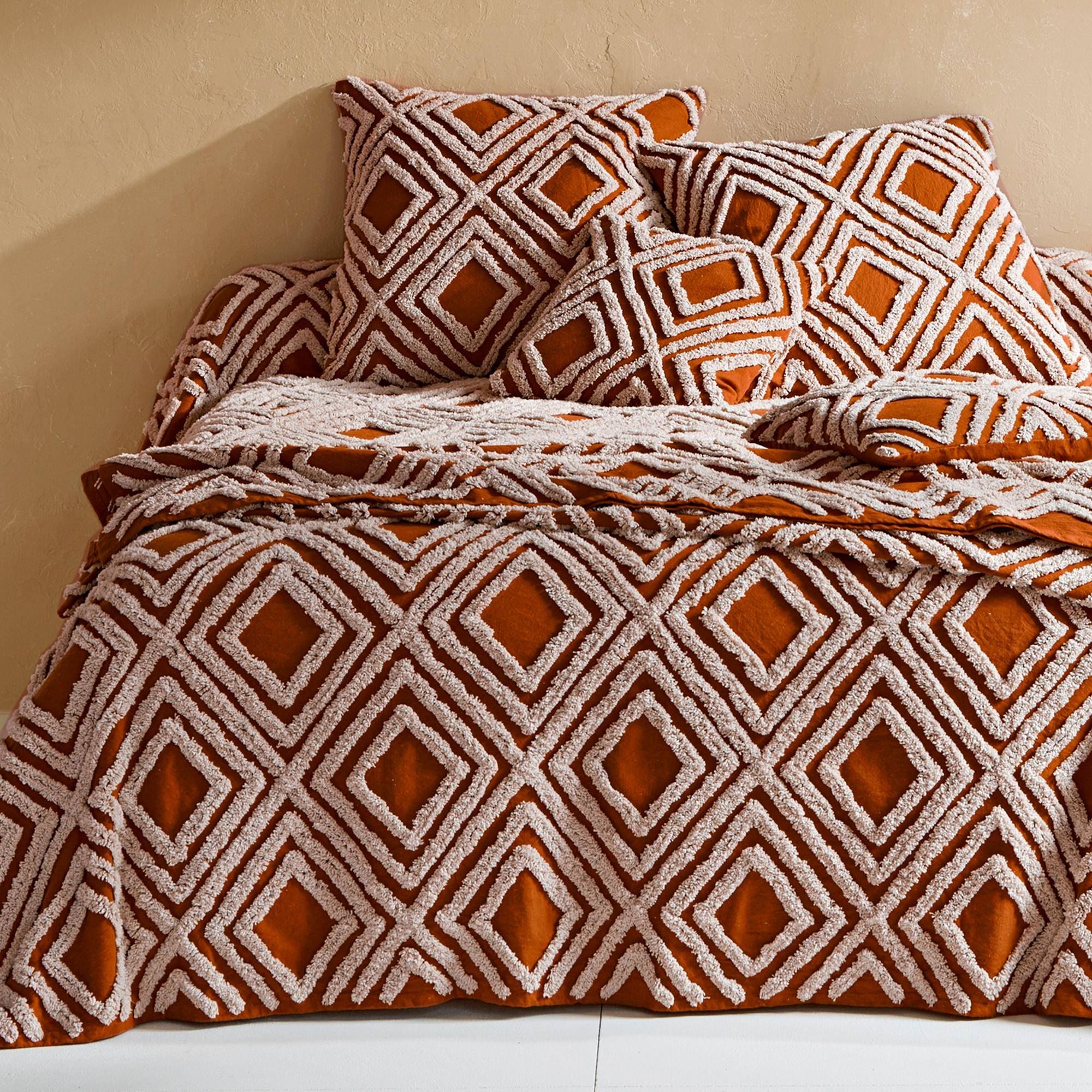 Housse de coussin TUFT MEDINA 63x63 orange terracotta en coton | Leroy ...