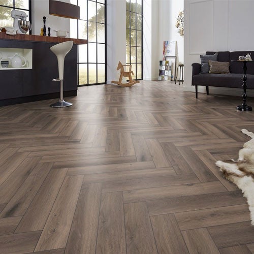 Sol stratifié bâton rompu chêne Ferrara 133X8X665mm - Gamme Vieux Paris ...