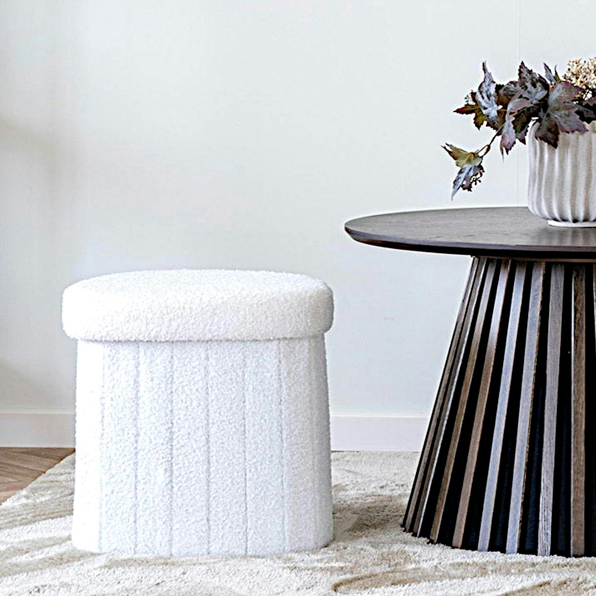 Pouf blanc avec rangement, forme organique triangle BRUGES | Leroy Merlin