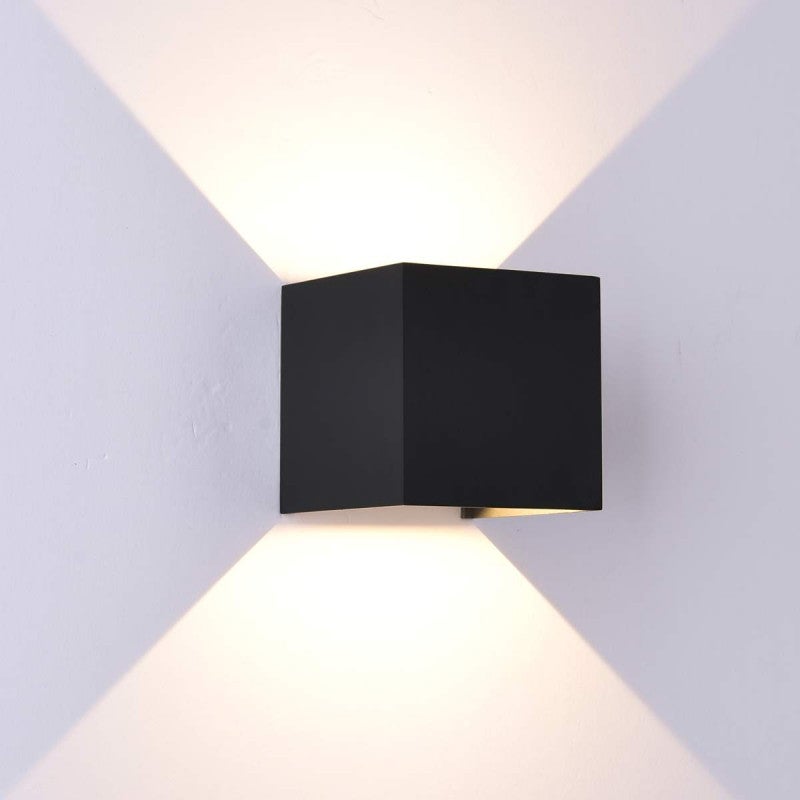 Ilumincion led para Exterior, aplique DAVOS negro MANTRA | Leroy Merlin
