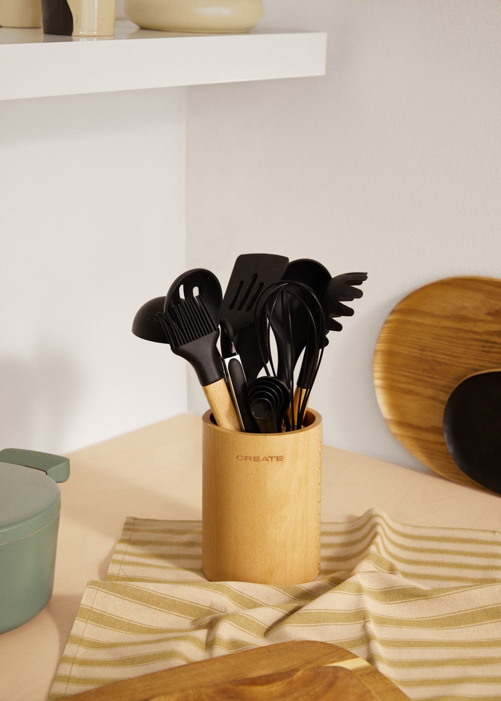 CREATE - KITCHENWARE STUDIO - Utensilios de cocina de silicona y madera ...