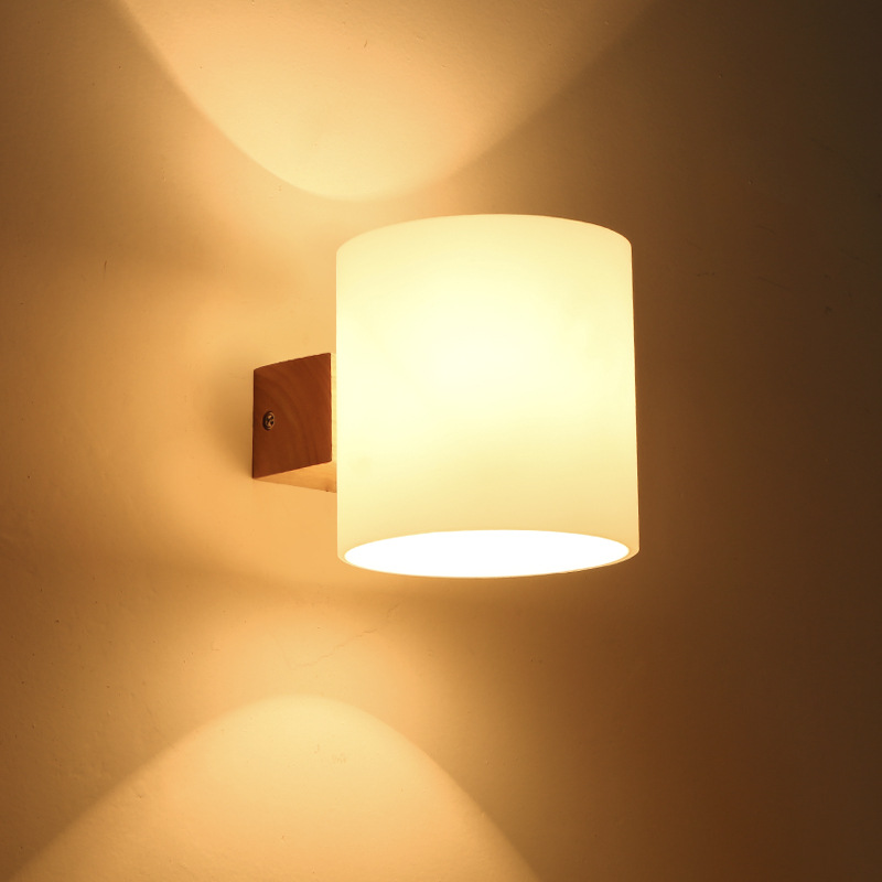 Applique LED moderna e creativa, stile creativo e decorativo in rovere ...