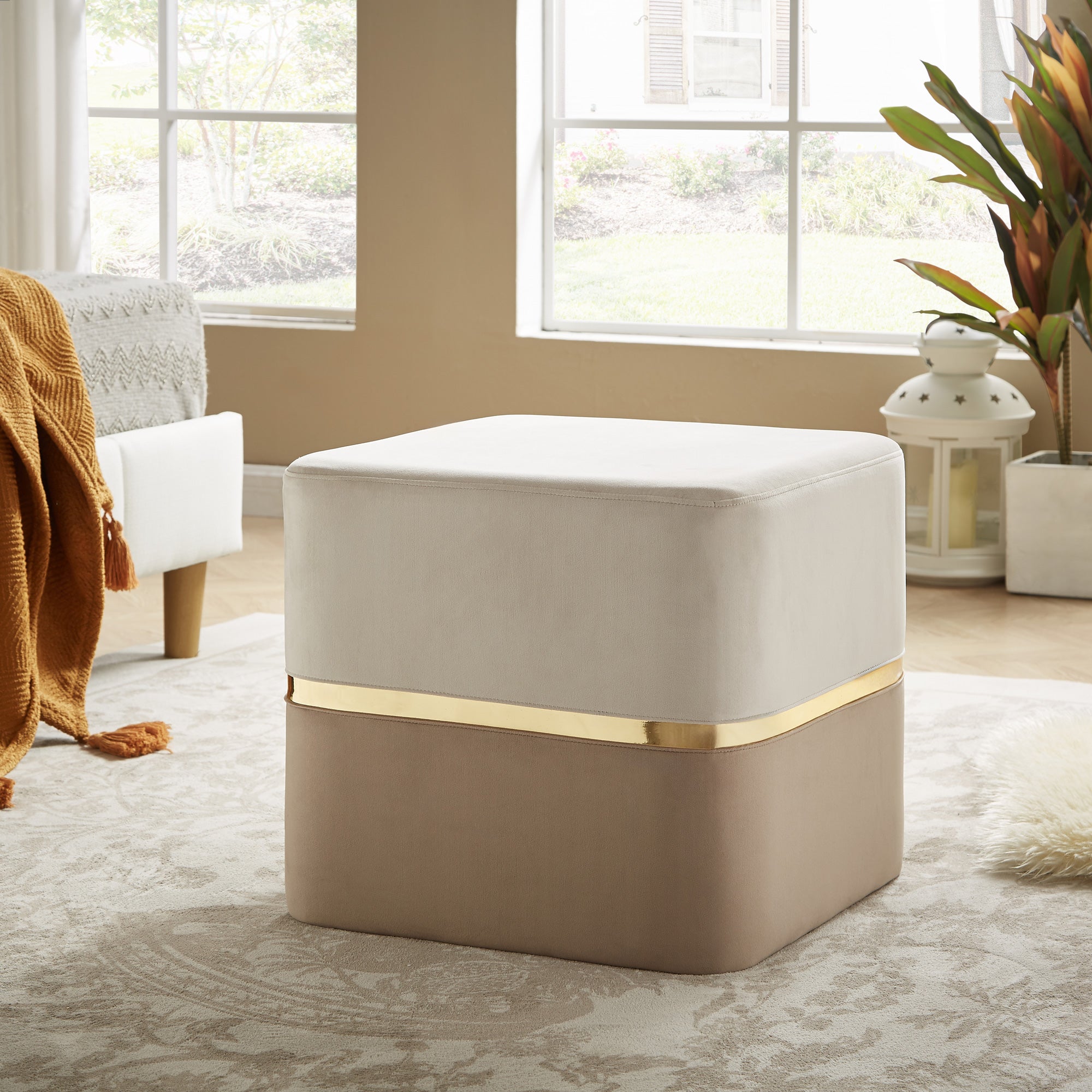 Pouf KATE Velours Beige et Métal Doré | Leroy Merlin