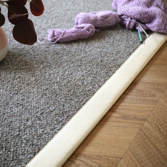 Tapis pure laine - Latoon gris foncé - Ganse coton écru - 200 x 290 cm ...