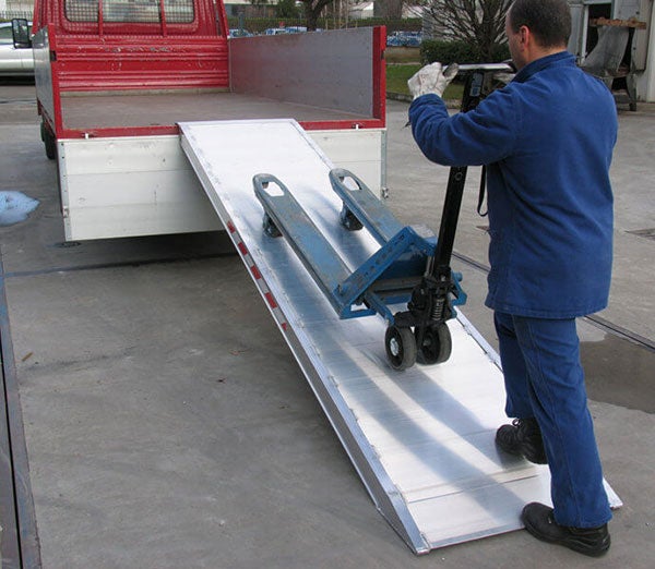 Longueur de rampe 0.80m - Largeur utile: 0.94m - Capacité de charge ...