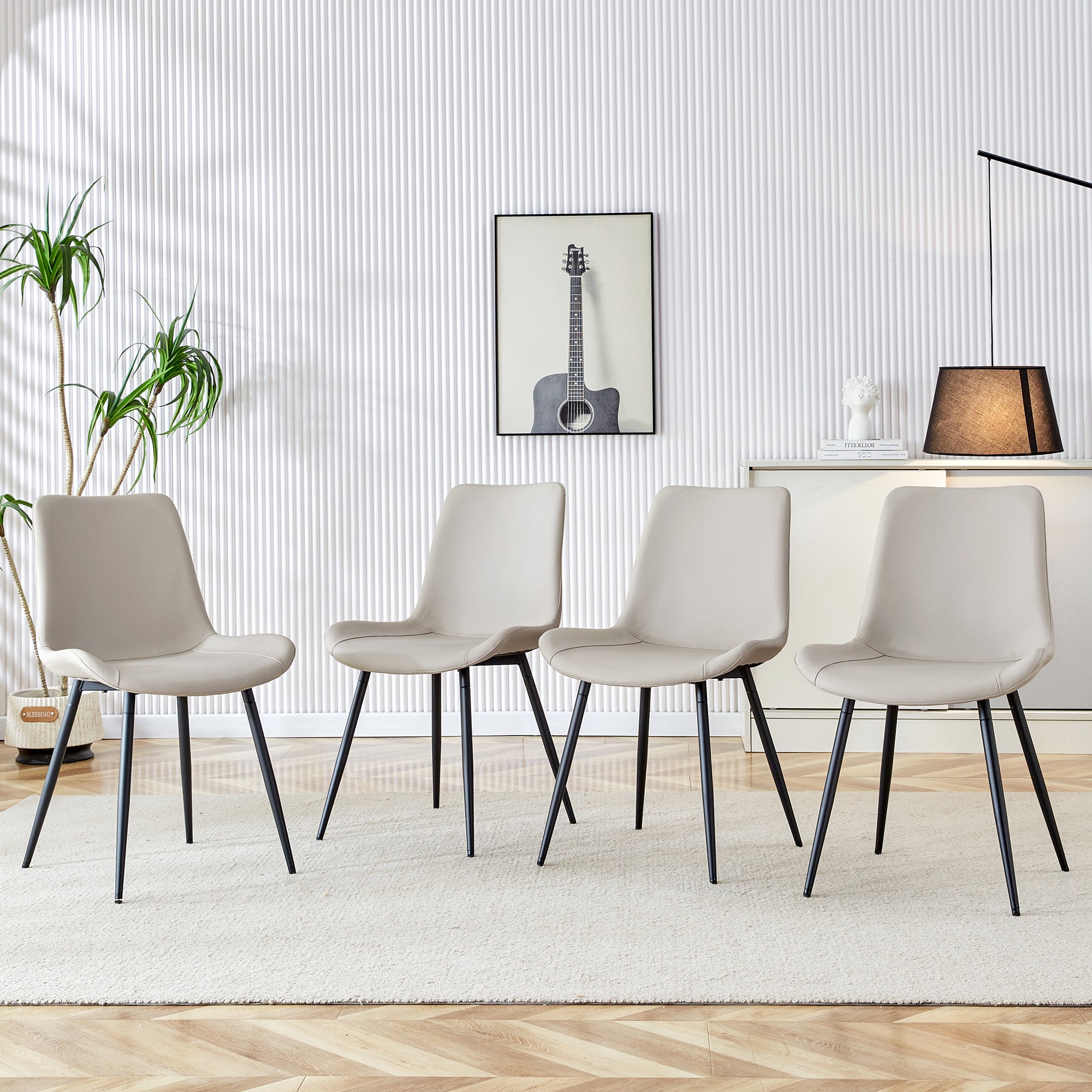 Lot de 4 chaises PU noir, assise large, piètement métal, design moderne ...