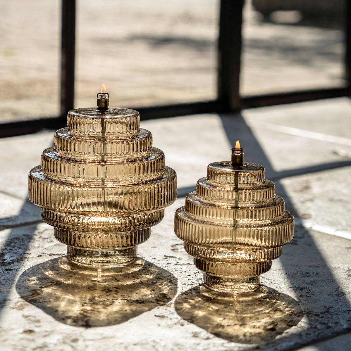 Lampe à huile Twin en verre strié champagne - taille M - Peri Living ...
