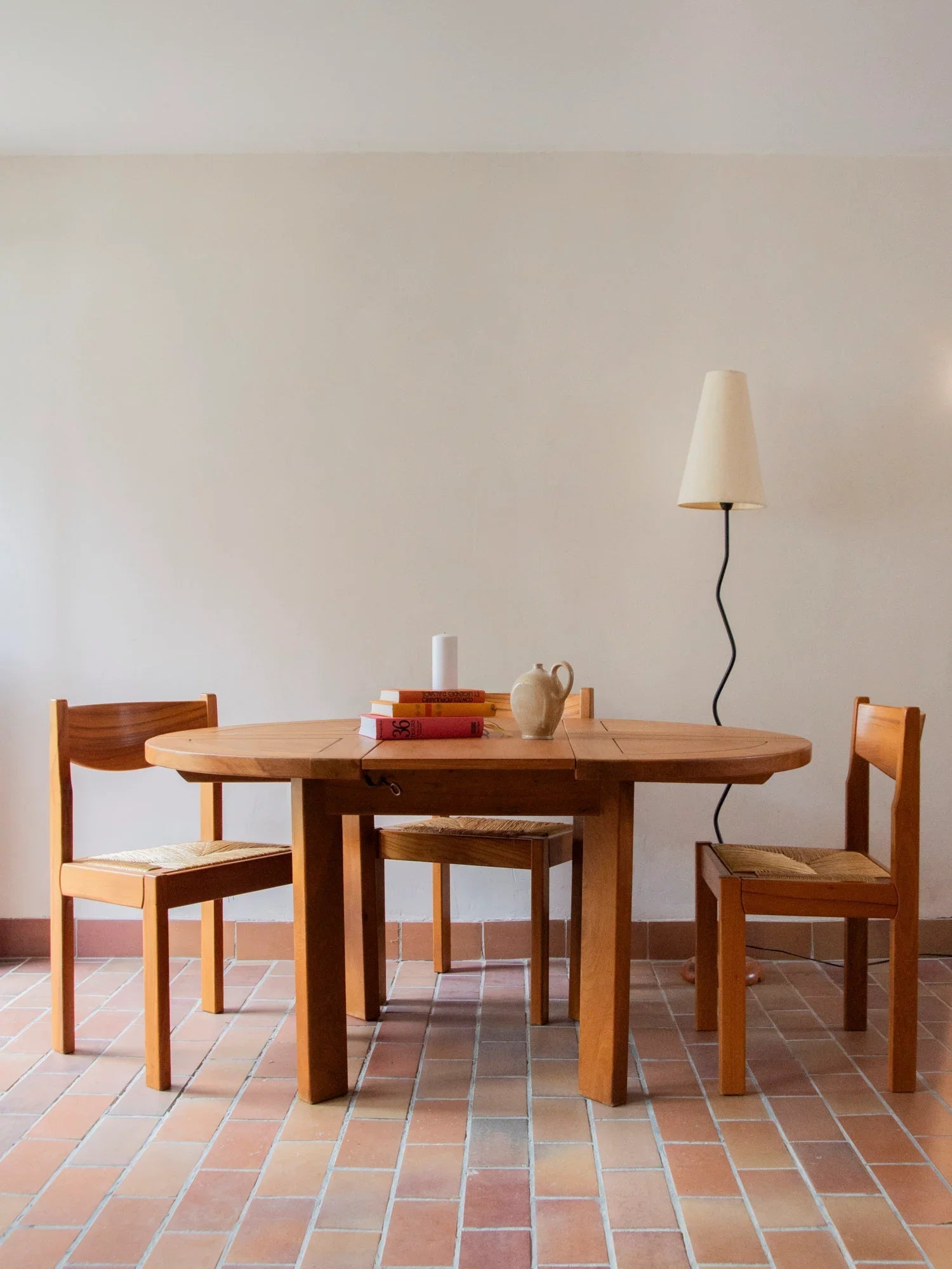 Table à manger en orme massif Karla N°426 - Bon état | Leroy Merlin