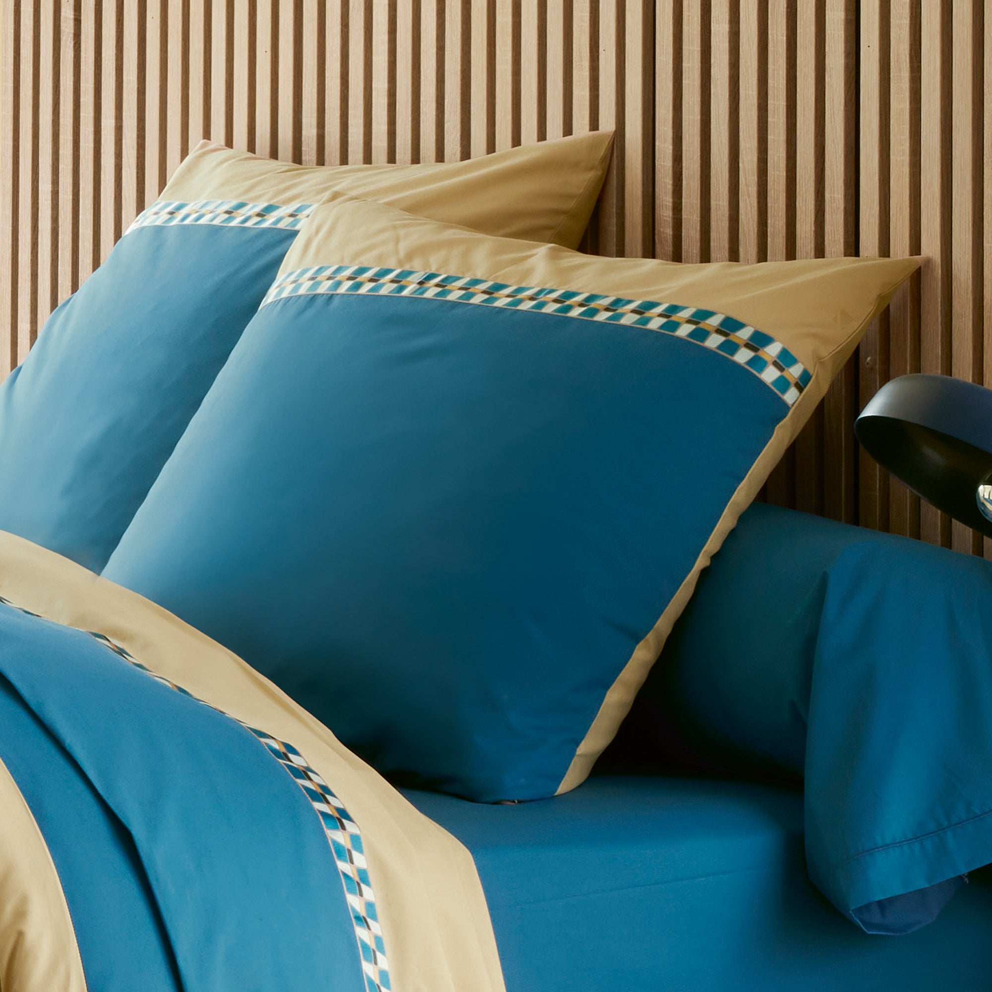 Taie d'oreiller 65x65 cm en percale de coton LINOA bleu cobalt | Leroy ...