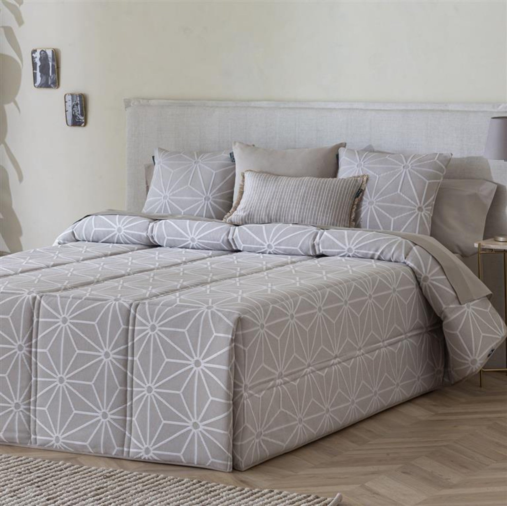 Edredón Conforter Jacquard Jucar Beig para cama de 90 cm | Leroy Merlin