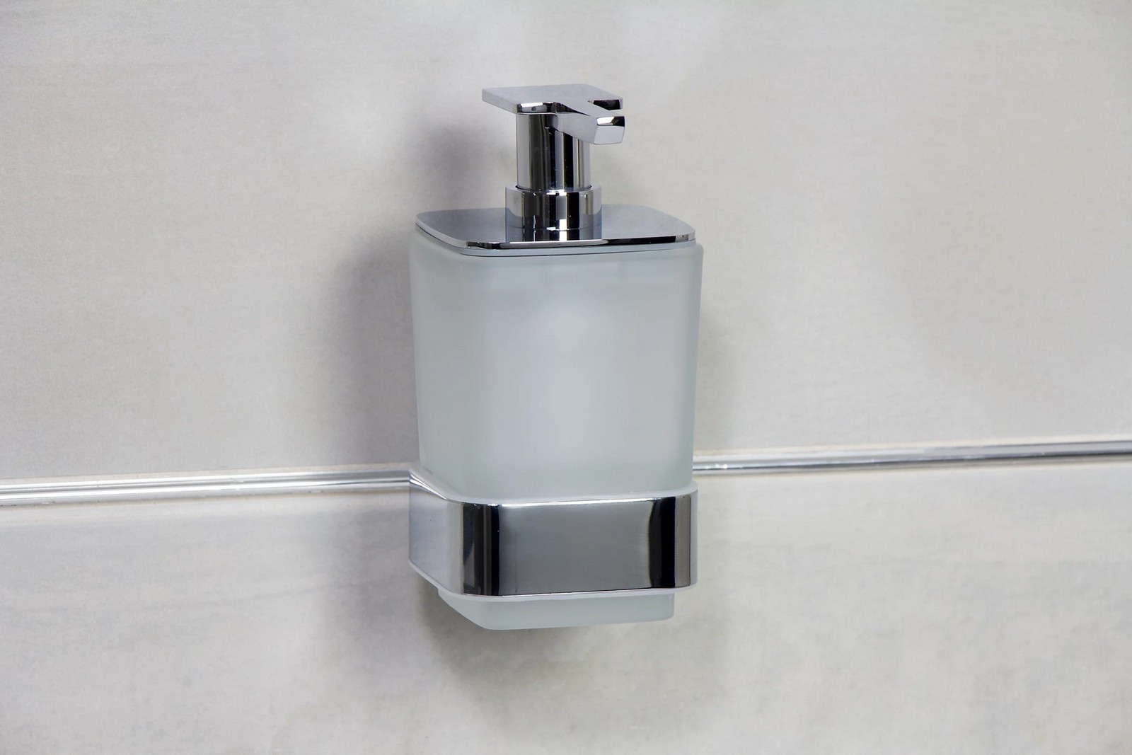 Fix Mi Distributeur de savon mural à clipser inox et verre METROPOLITAN ...