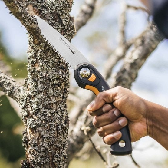 Scie pliante SW68 Fiskars Plus | Leroy Merlin