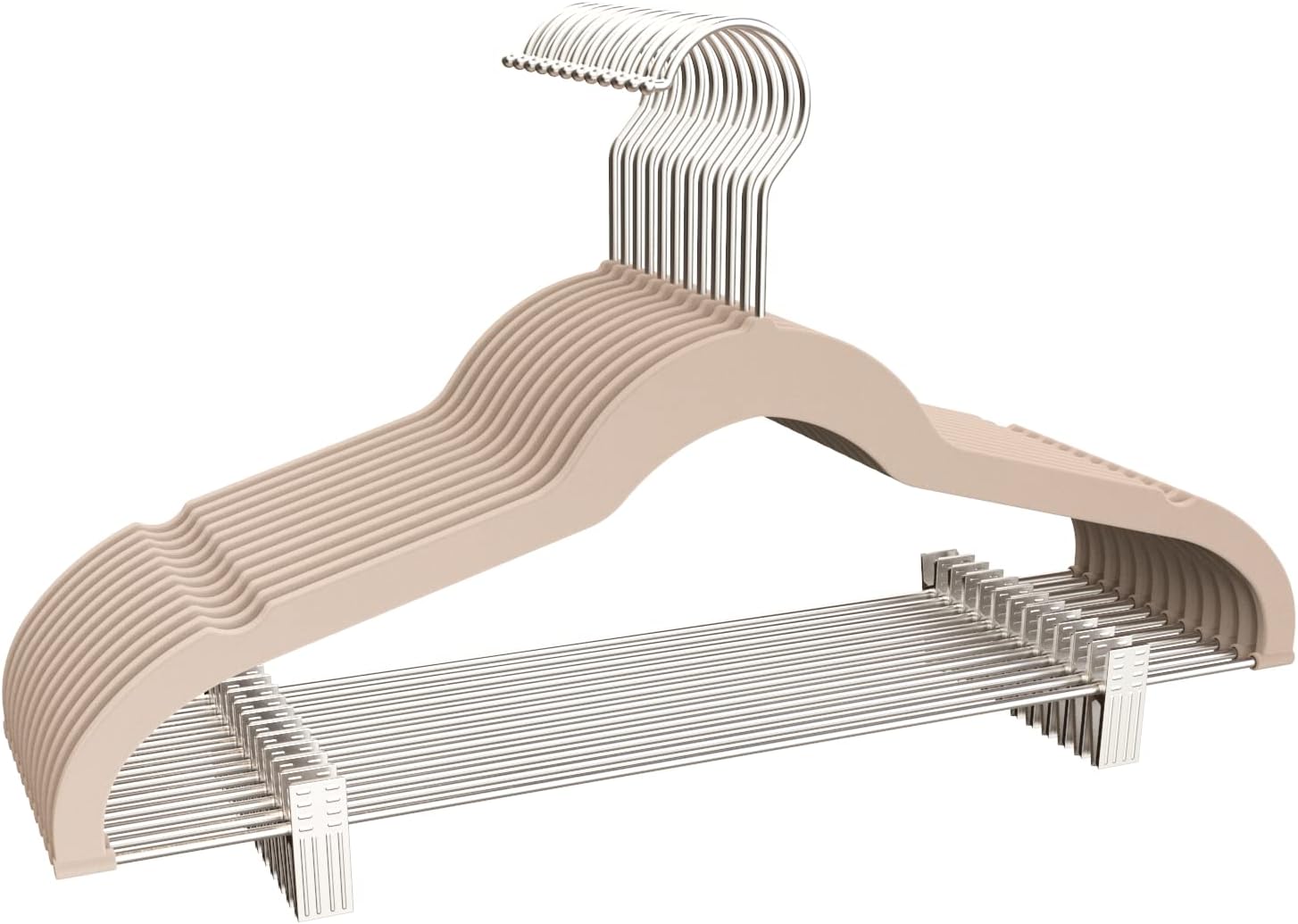 COM-FORT HOUSE | Percha Terciopelo con Pinzas Bronce | Color Beige ...