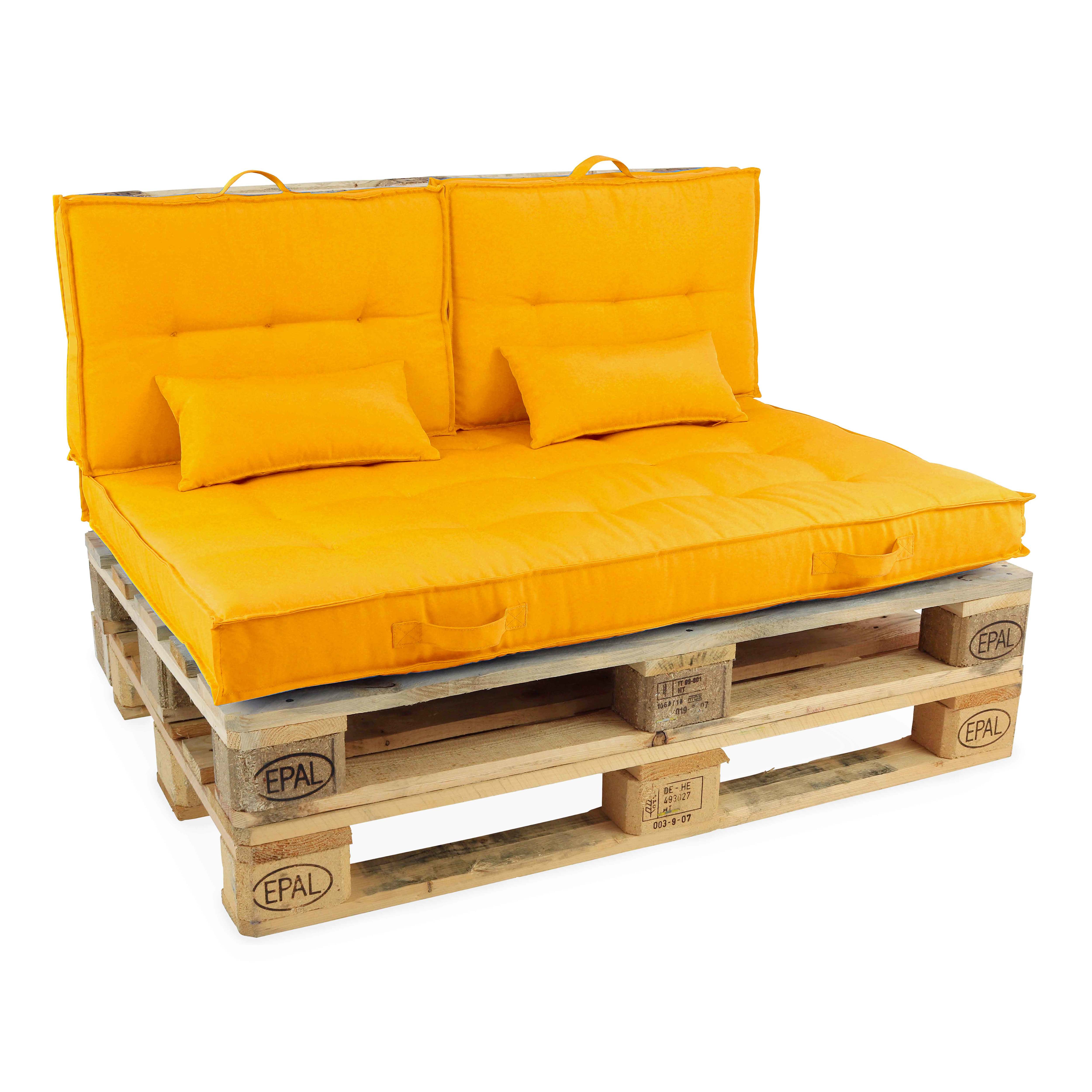 Set da giardino con pallet e cuscini gialli | Leroy Merlin