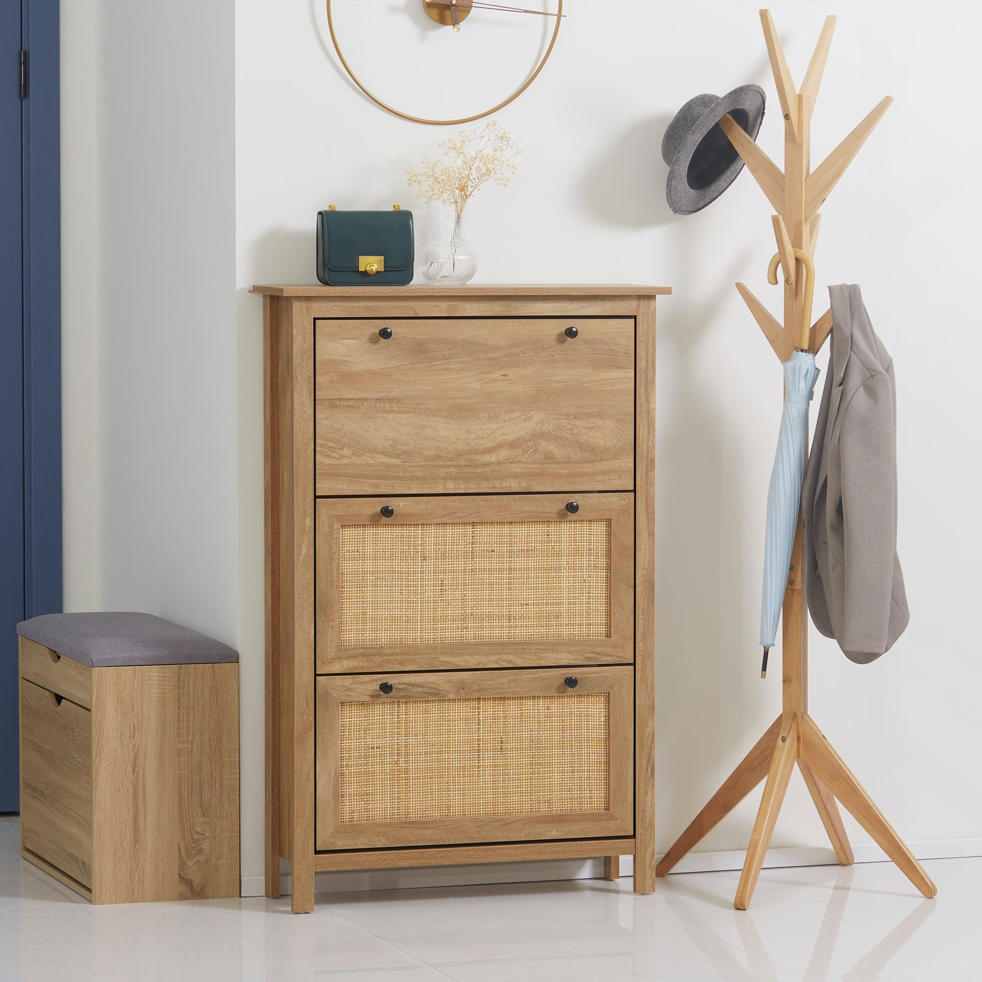 Meuble à chaussures armoire 3 portes abattantes, effet cannage rotin en ...
