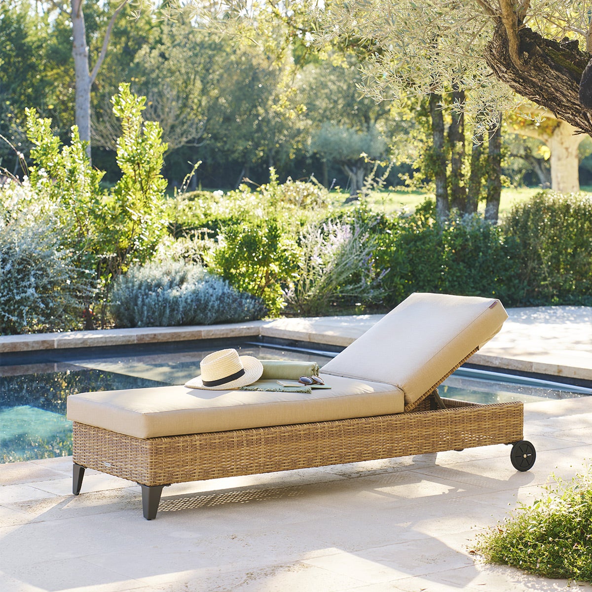 Lit de piscine "Boali" Savana aluminium résine tressée et polyester ...