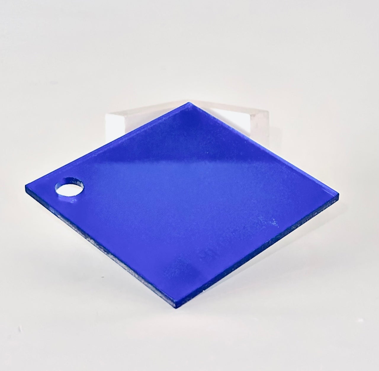 Panel de plexiglás espejo azul Es. 3mm 120 x 60c m | Leroy Merlin