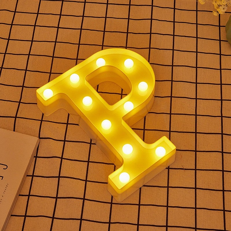 Letra LED "P" Iluminada con Luz Blanca Cálida, Altura 22cm ...
