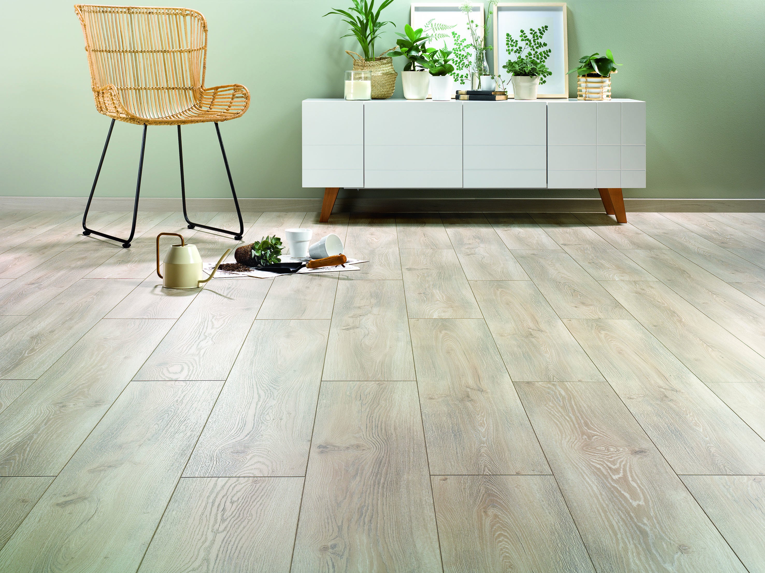 Parquet stratifié 12 mm ARISTOTE SOLID PLUS | Bricoman