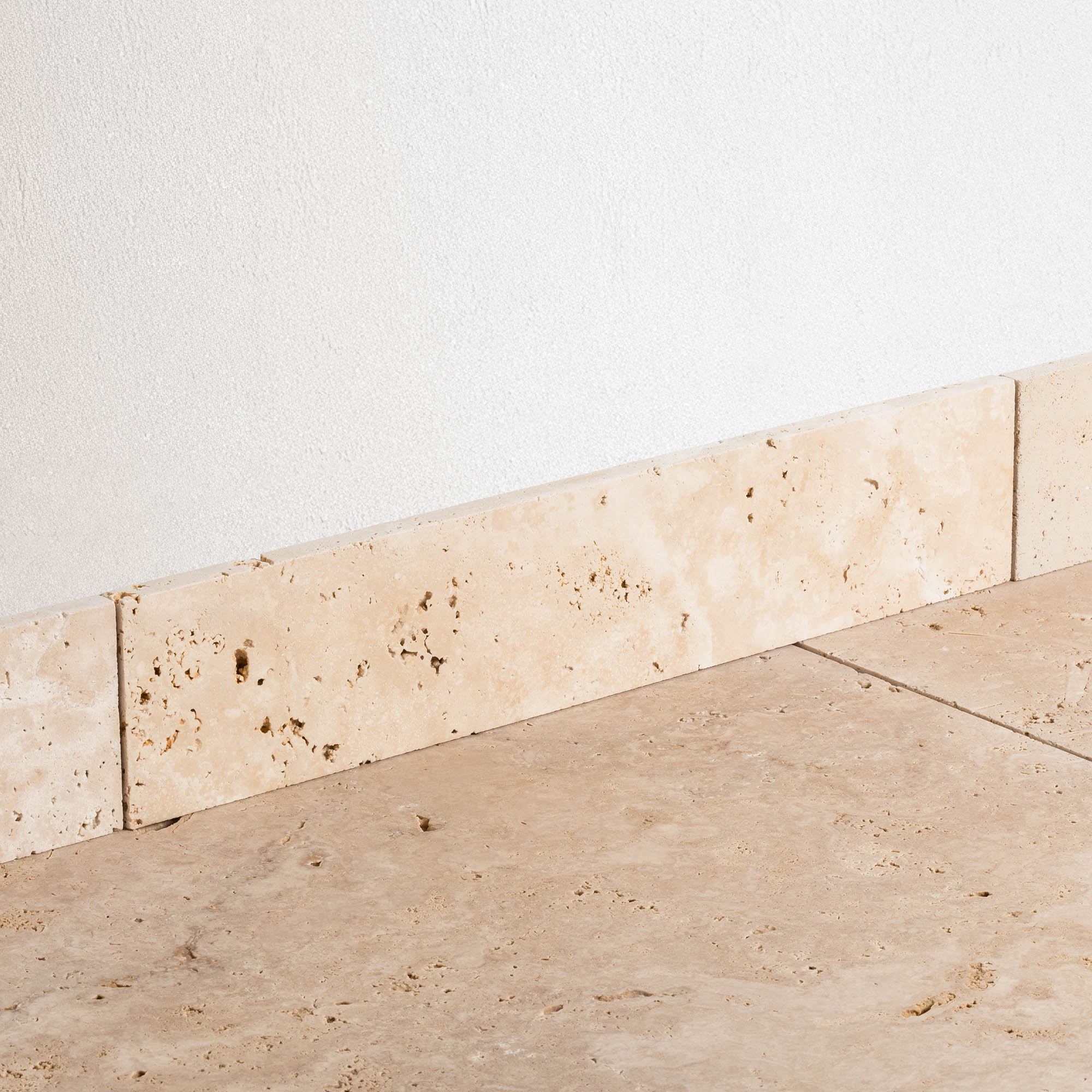 Lot de 10 plinthes en Travertin Beige Premium 1er choix 40,6x8 cm Ep. 1 ...