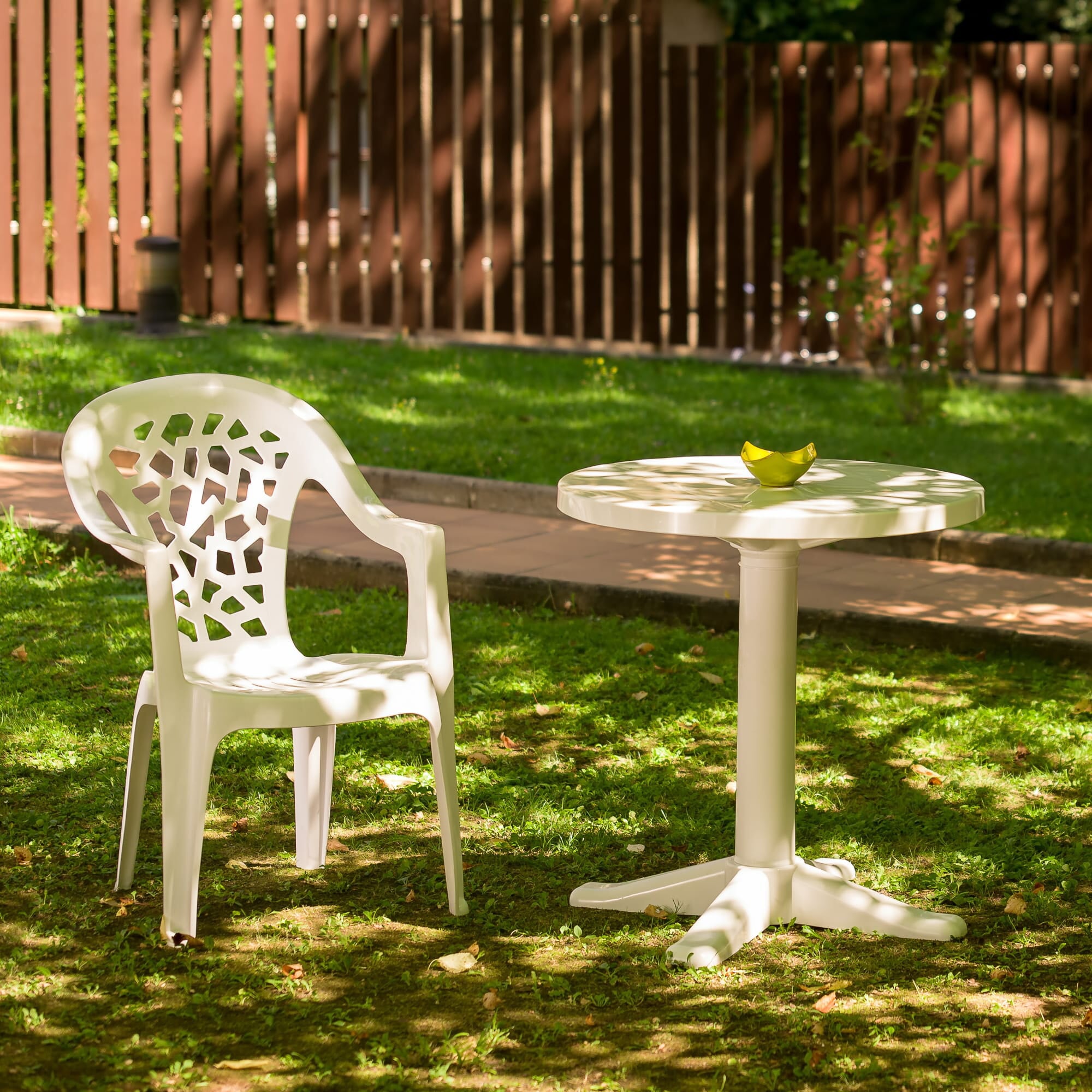Mesa redonda exterior Ø60 blanco BANYOLES garbar | Leroy Merlin